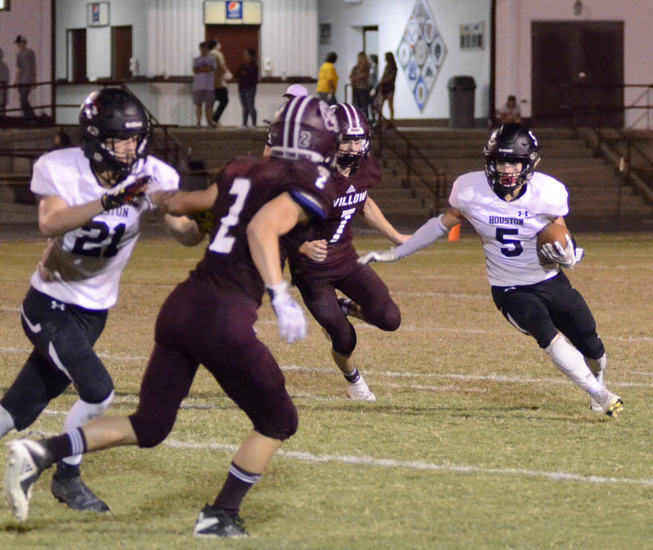 PHOTOS: HHS football at Willow Springs - Houston Herald