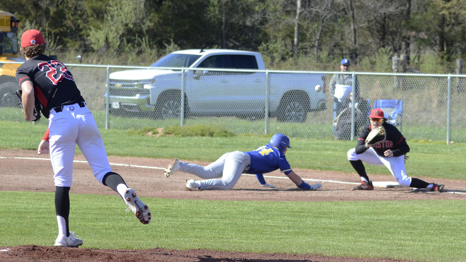Diamond Tigers drop 2-of-3 conference games - Houston Herald