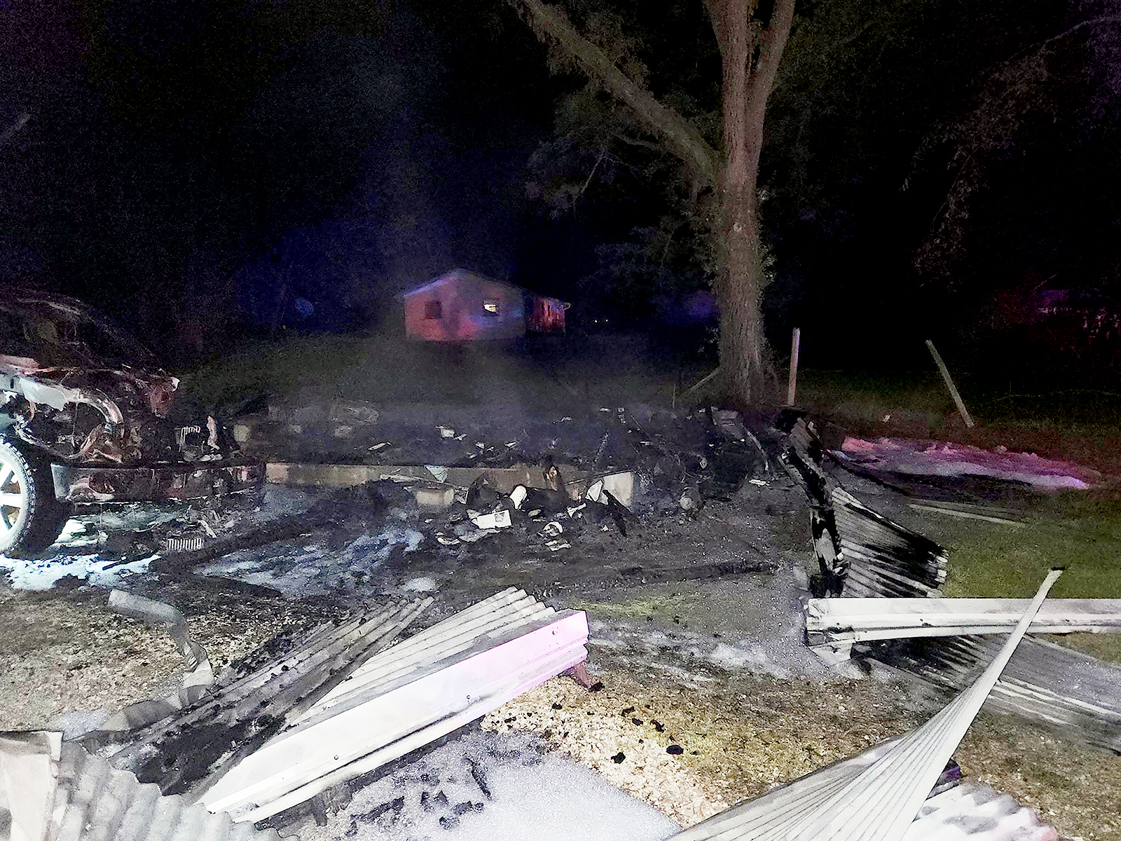 Shed, vehicle destroyed in early morning Houston fire - Houston Herald