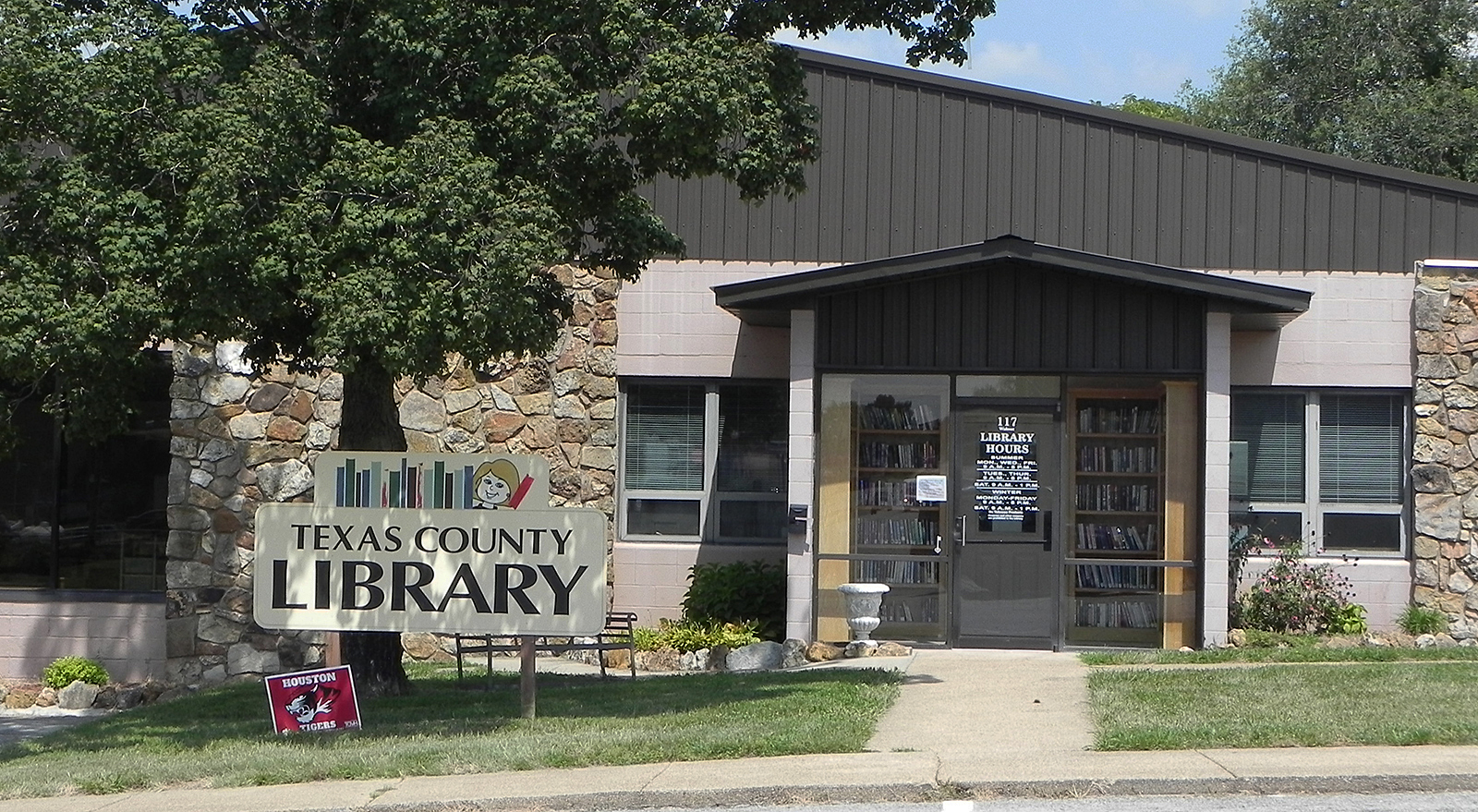 Group meets with architect on Houston library project - Houston Herald