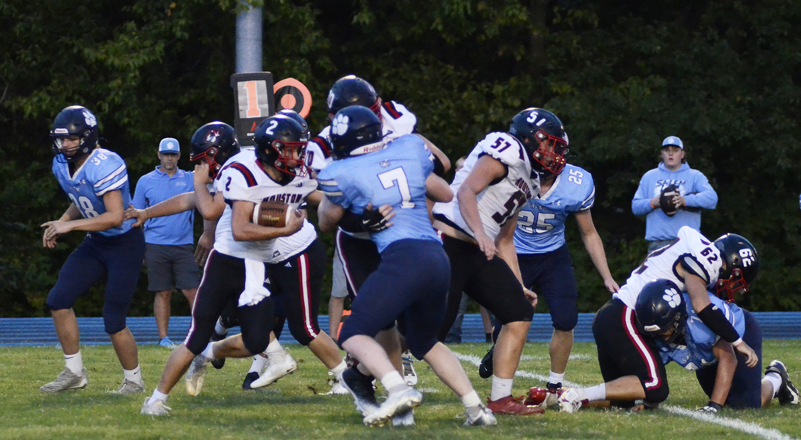 PHOTOS: HHS football at Salem - Houston Herald
