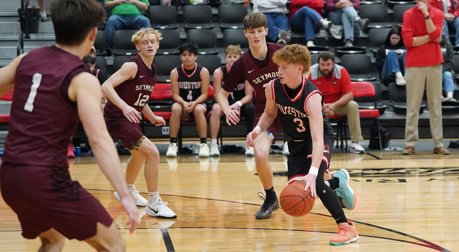 HHS boys drop home game against Seymour - Houston Herald