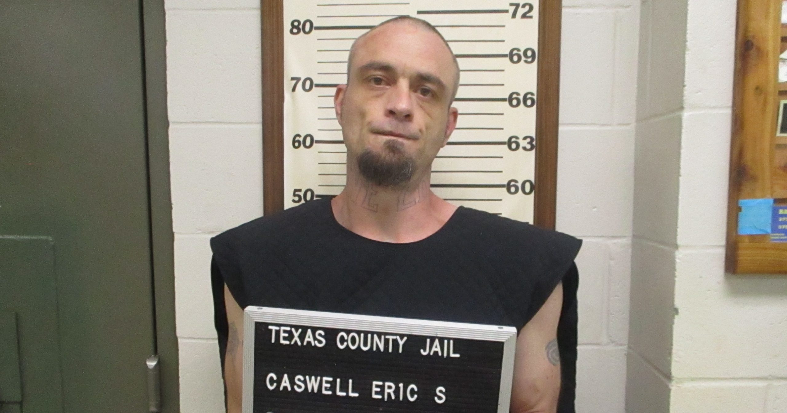 Houston man charged after allegedly threatening woman with a large ...