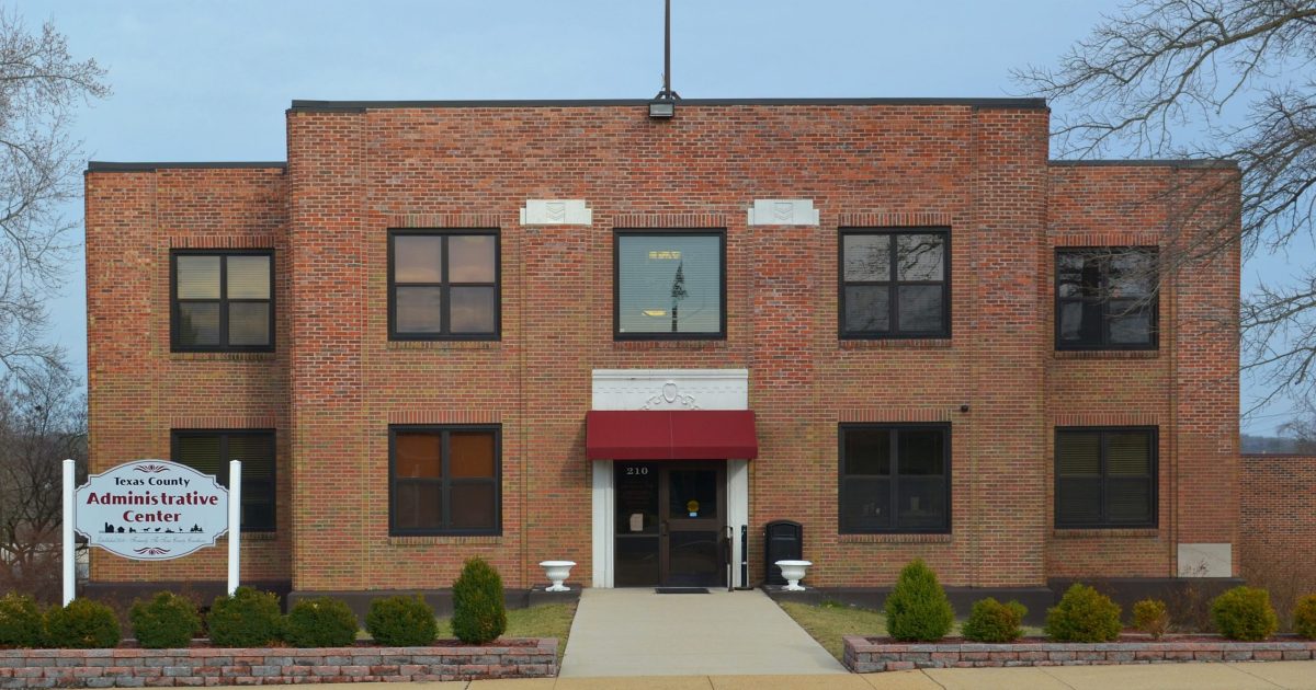 County commission reviews resignation, handles area matters - Houston ...